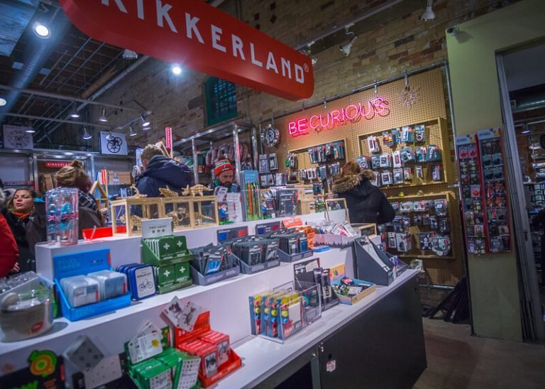 9 Things To Do At The Toronto Distillery District Christmas Market ...